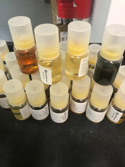 Ultra Clean Vacuum Draw Oil Sampling Bottles